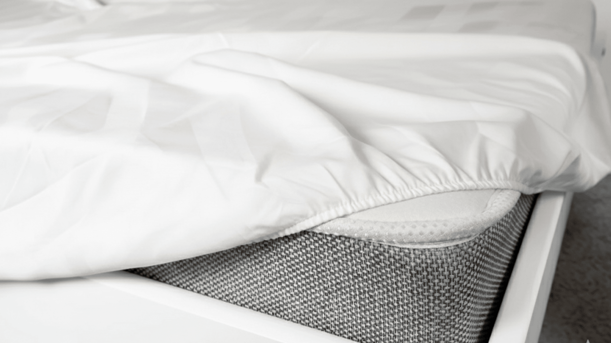 What is a Fitted Sheet and How It Differs From Flat Sheet? - Easy Rest