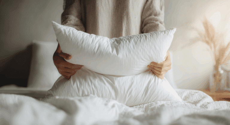 How to Fluff a Pillow and Keep It Comfy? - Easy Rest