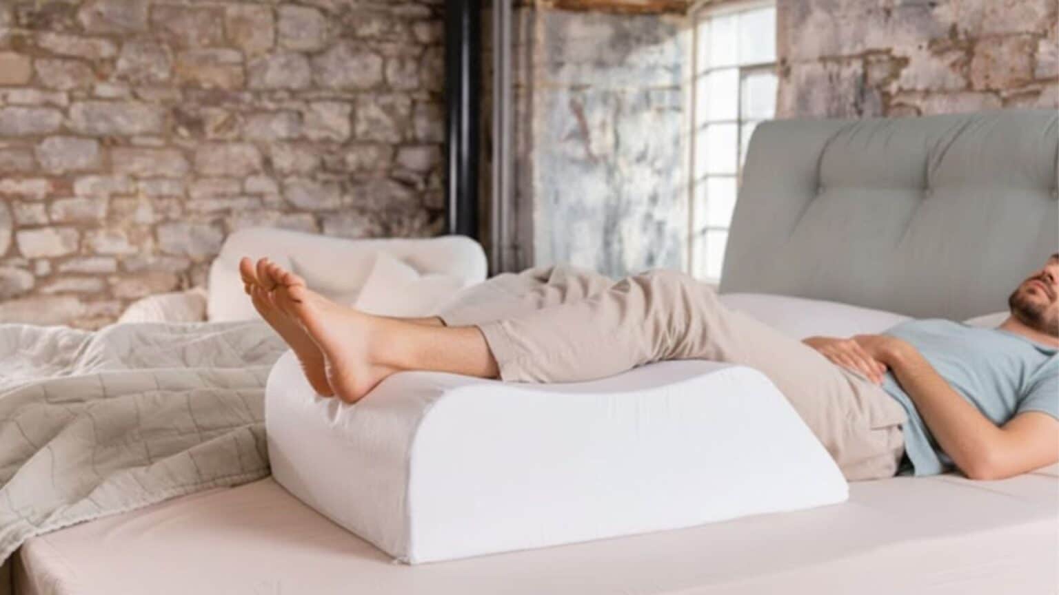 11 Best Sleeping Position for Sciatica and How to Sleep With It - Easy Rest